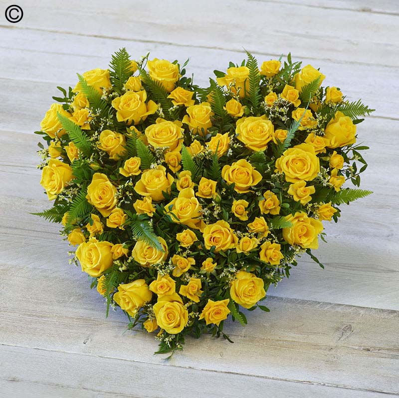 Yellow Rose Heart - Hampshire Flower Barn